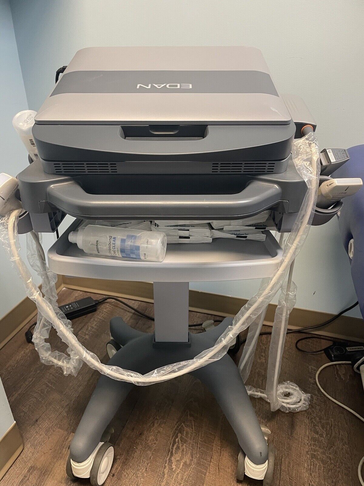 The Acclarix AX7 Ultrasound Machine 5 Years Old (only Used 7 Times ...